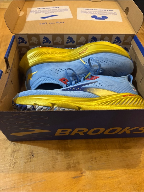 Brooks | Shoes | Rundisney Brooks Aladdin | Poshmark